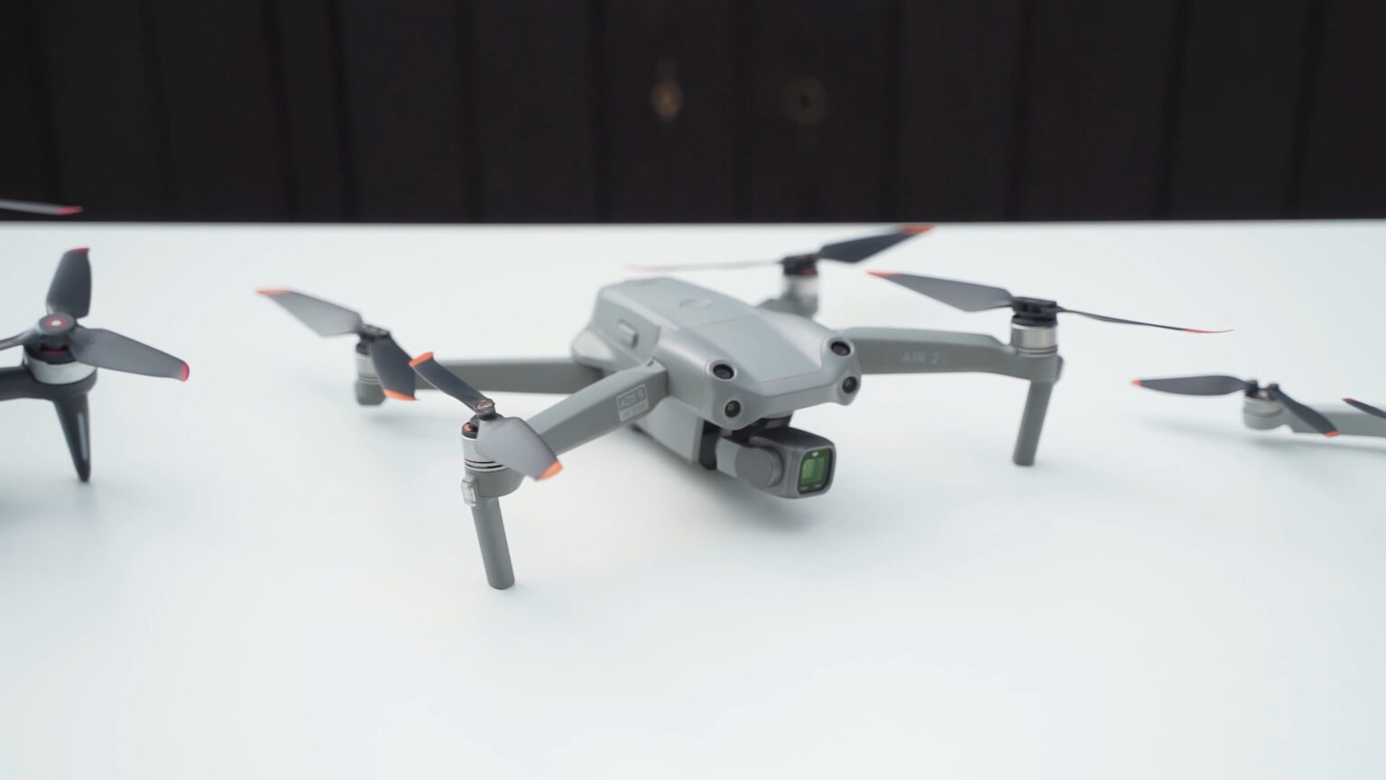 Jaki dron na wakacje? Porównanie DJI Air 2S, DJI Mini 3, DJI Mini 3 Pro ...